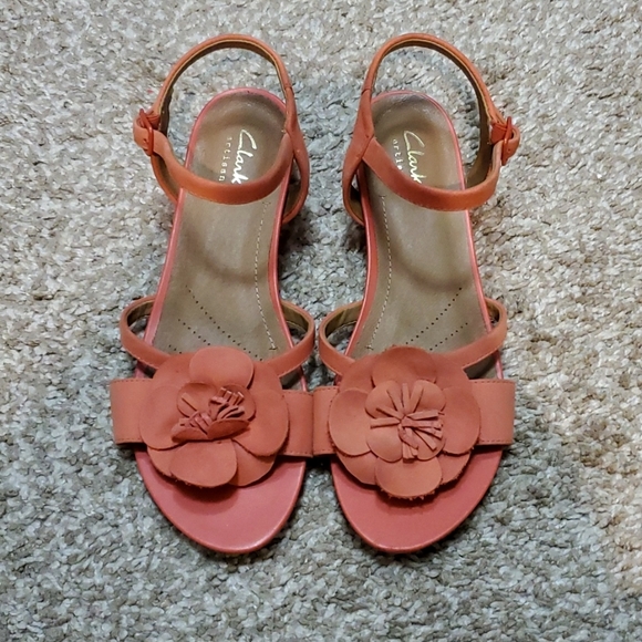 Clarks | Shoes | Clarks Salmon Pink Wedge Floral Sandal 6m | Poshmark